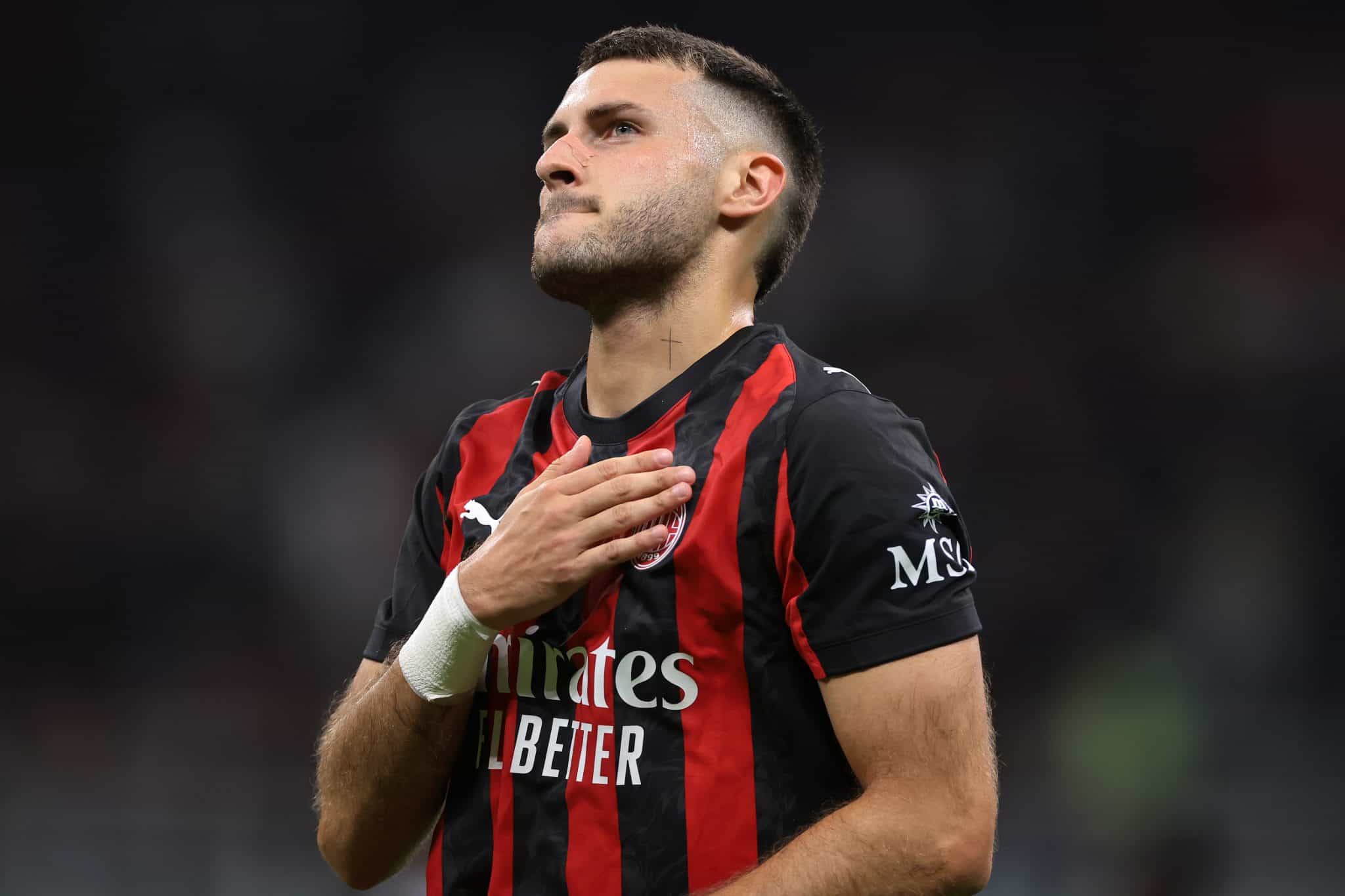 El dilema del ‘Bebote’: Santiago Giménez vuelve con el Milan pero se ...